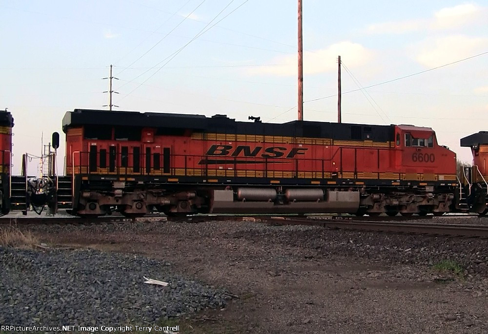 BNSF 6600